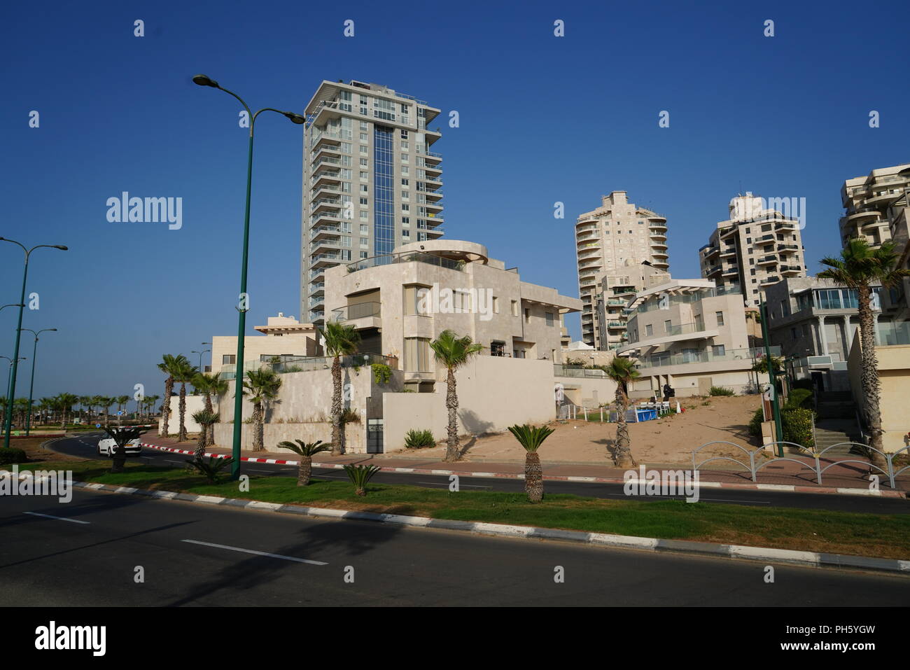 Tallest buildings in israel hi-res stock photography and images - Alamy