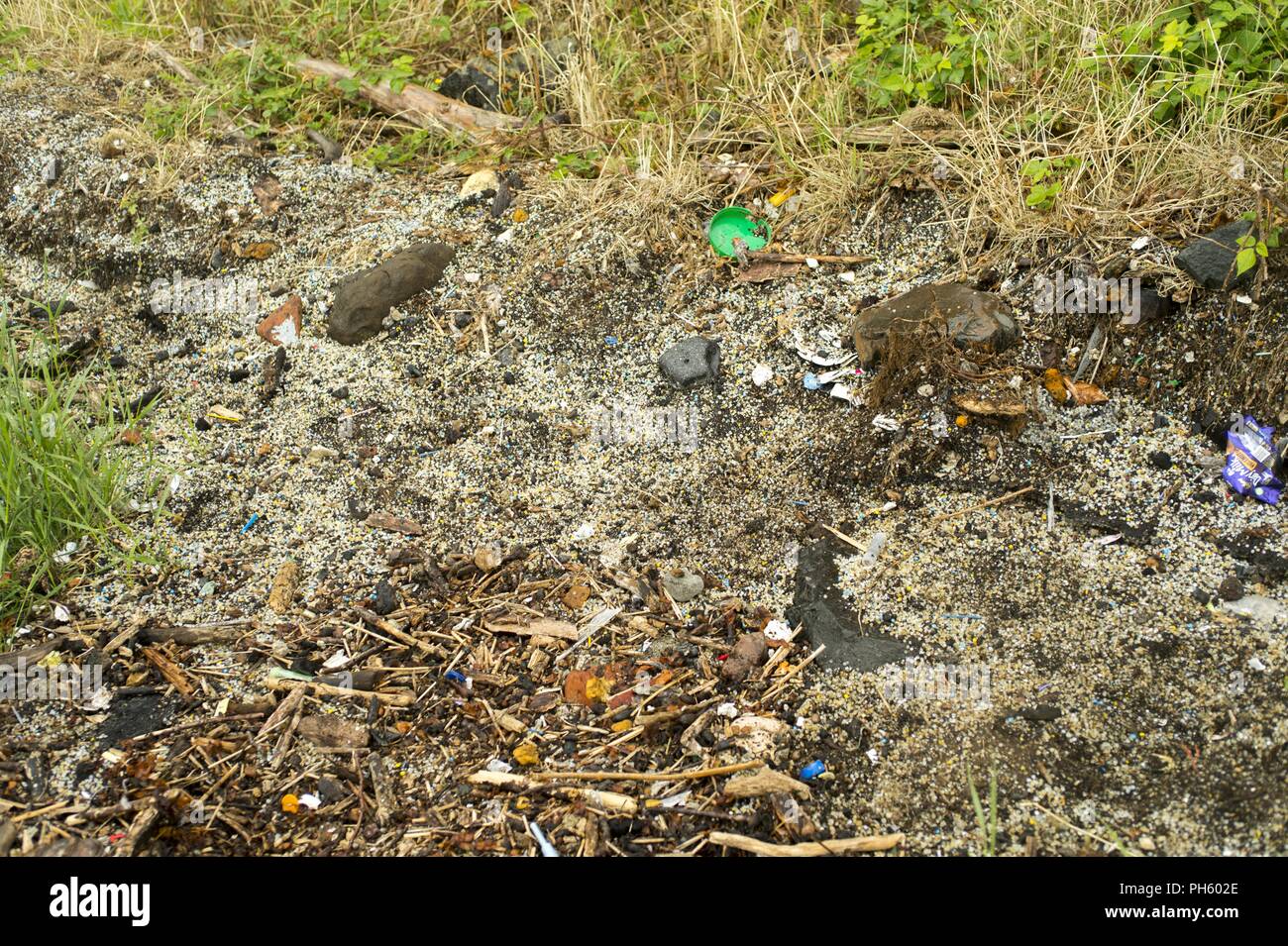 Plastic nurdles hi-res stock photography and images - Alamy