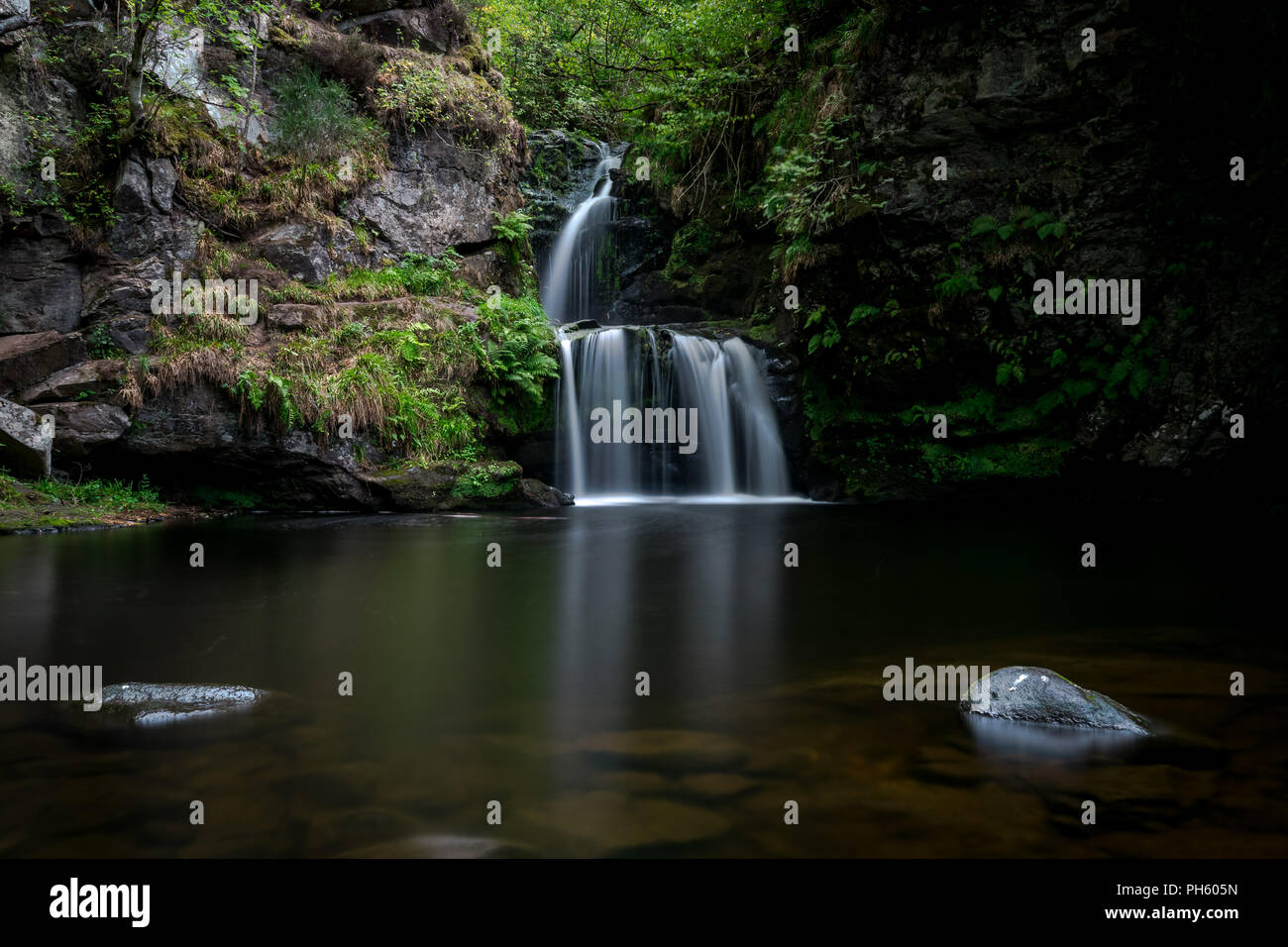 Linn falls aberlour hi-res stock photography and images - Alamy