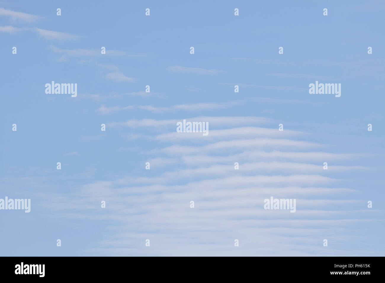 Stacked lenticular cloud hi-res stock photography and images - Alamy