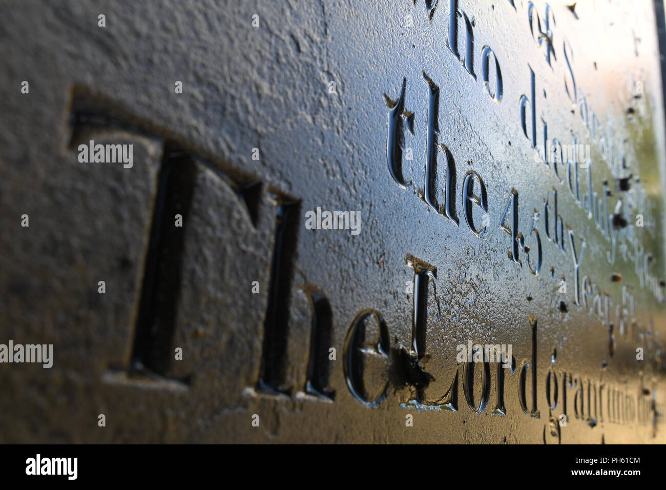 Wet tombs hi-res stock photography and images - Alamy