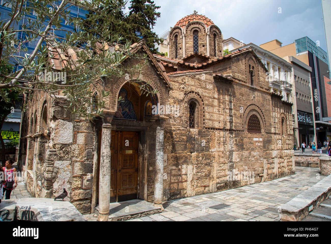 The church of panagia kapnikarea hi-res stock photography and images ...