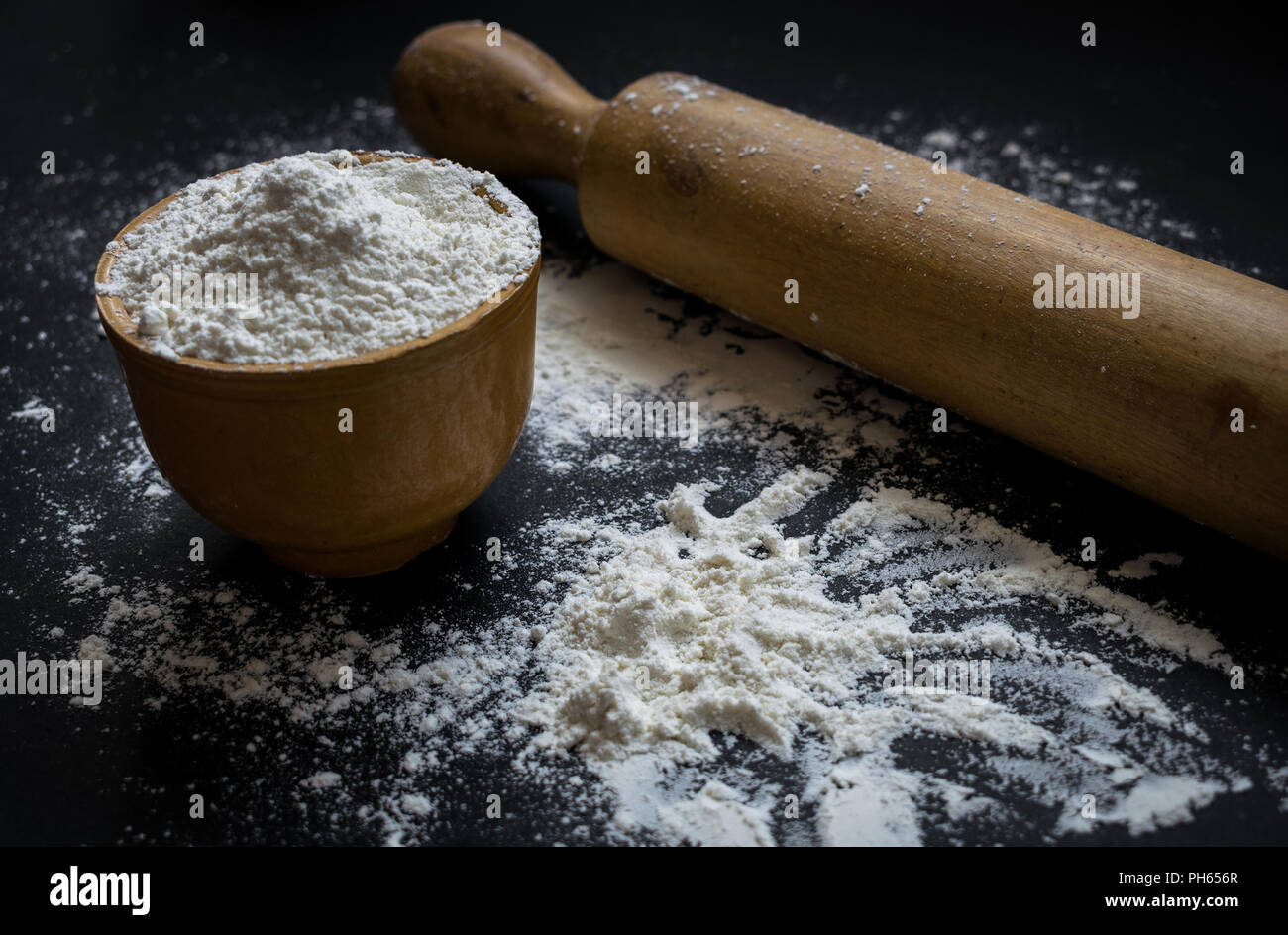 Rolling pin flour hi-res stock photography and images - Alamy