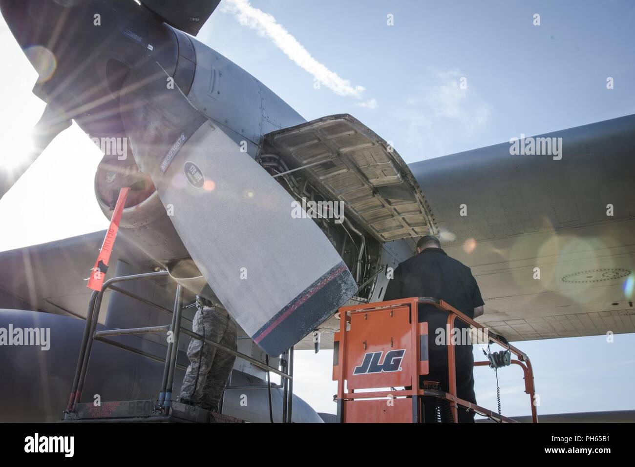 Aircraft engine test stand hi-res stock photography and images - Alamy