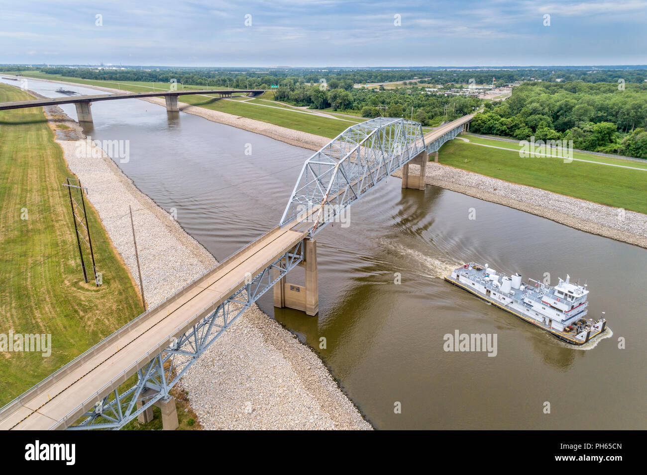 Chain of rocks bridge aerial hi-res stock photography and images - Alamy