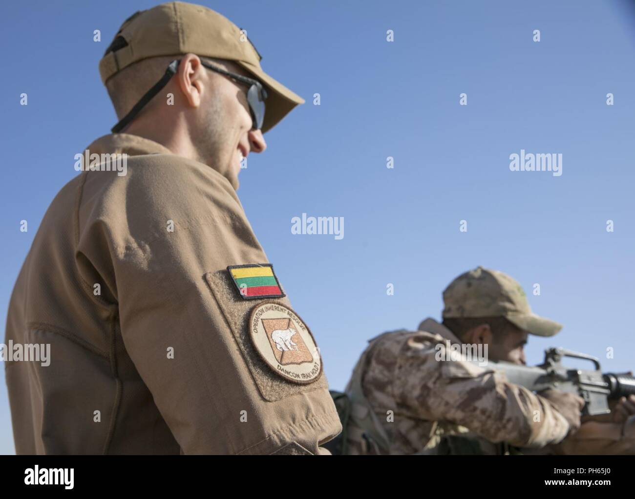 M16 rifles hi-res stock photography and images - Alamy