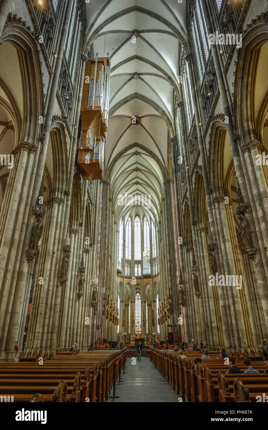 Kölner dom innen hi-res stock photography and images - Alamy