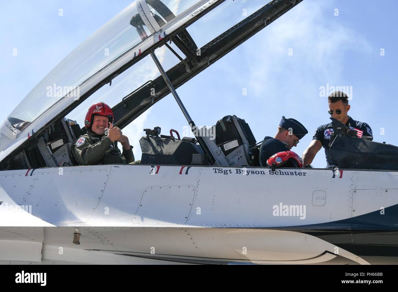 Aaron thompson hi-res stock photography and images - Alamy