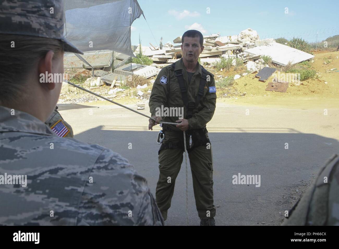 Israeli military training camp hi-res stock photography and images - Alamy