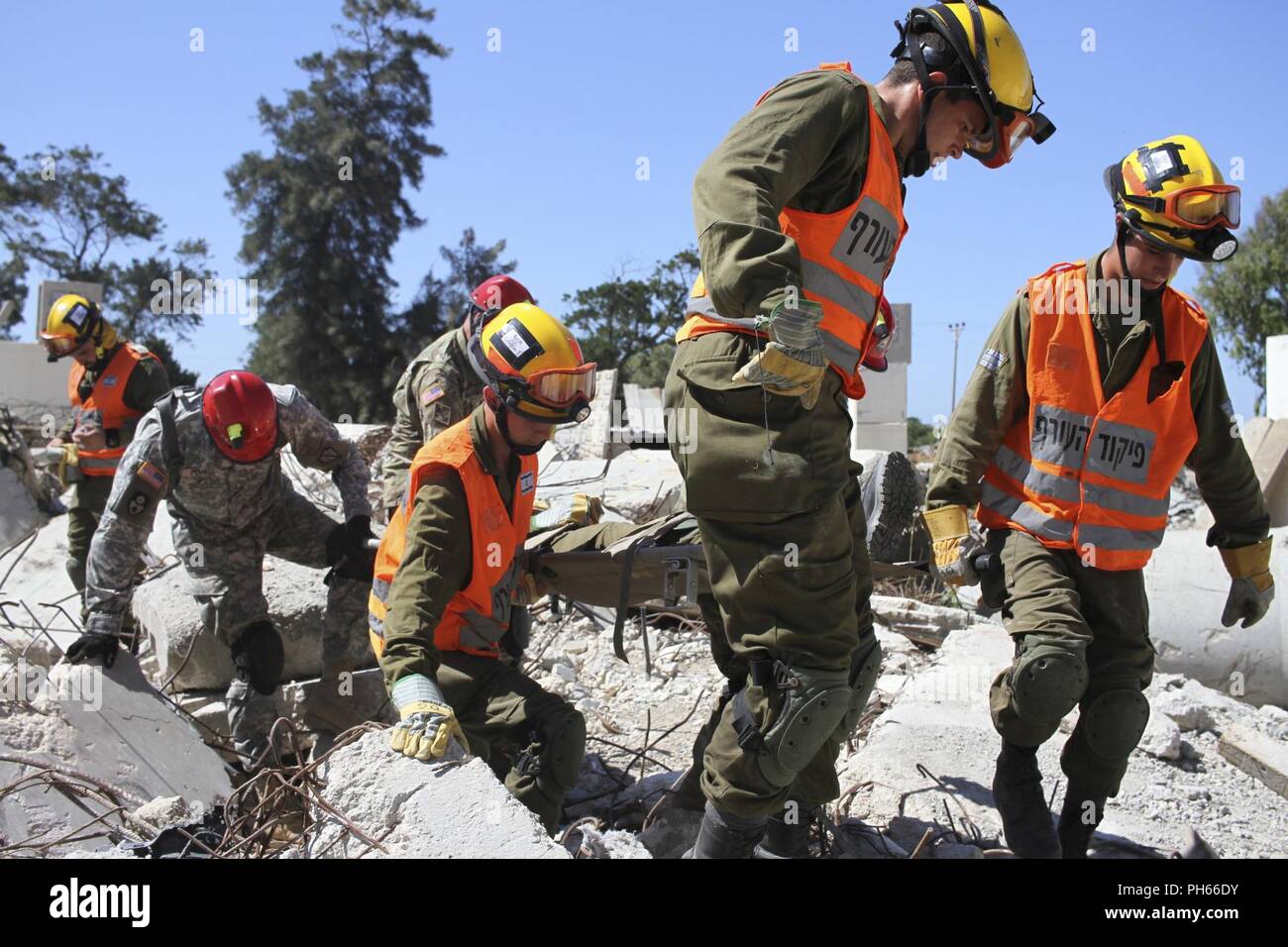 Israel defense force rescue hi-res stock photography and images - Alamy