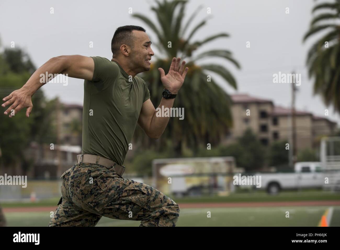 Marine ammunition technician from hi-res stock photography and images ...