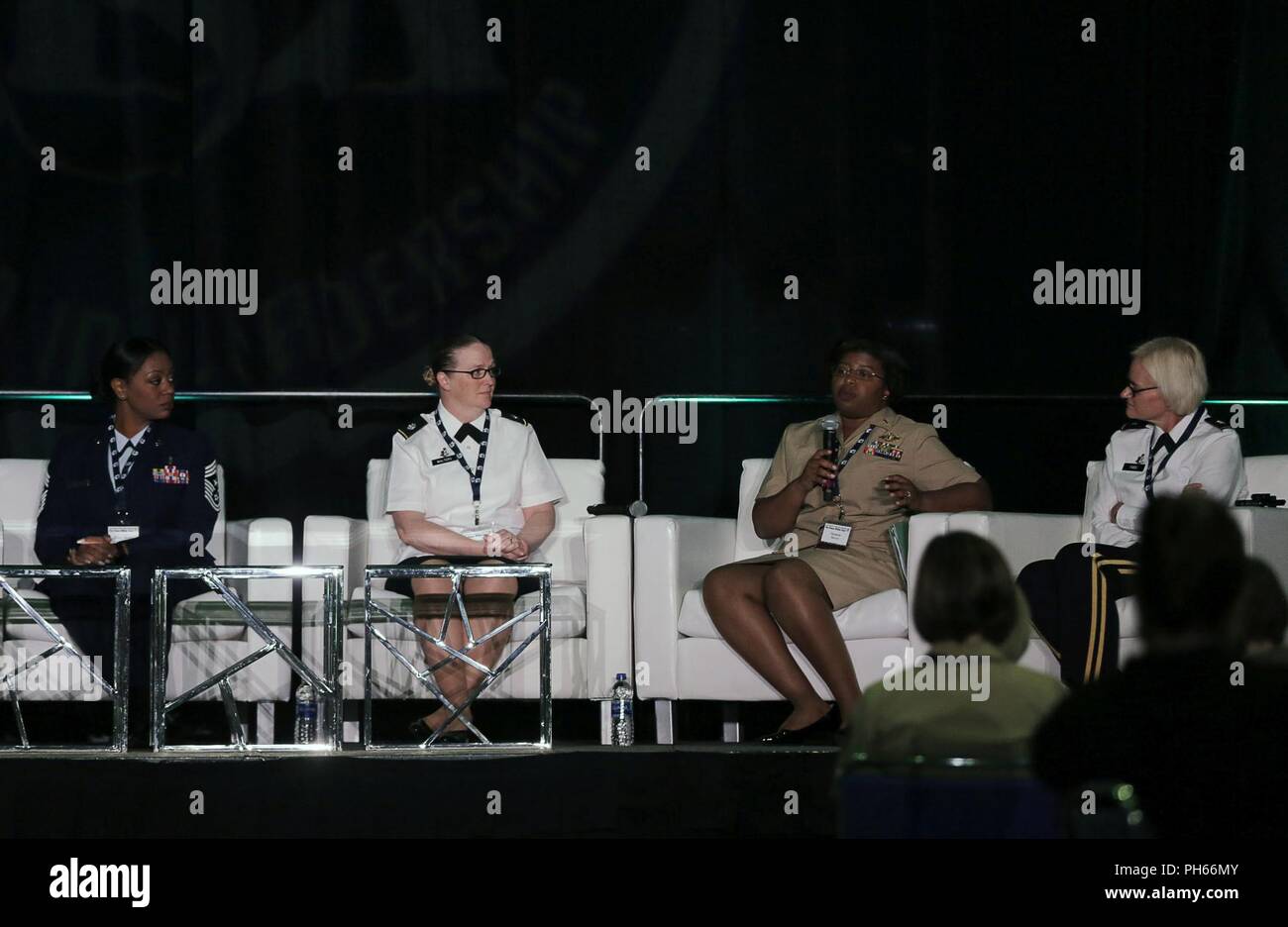 Elizabeth reeves hi-res stock photography and images - Alamy