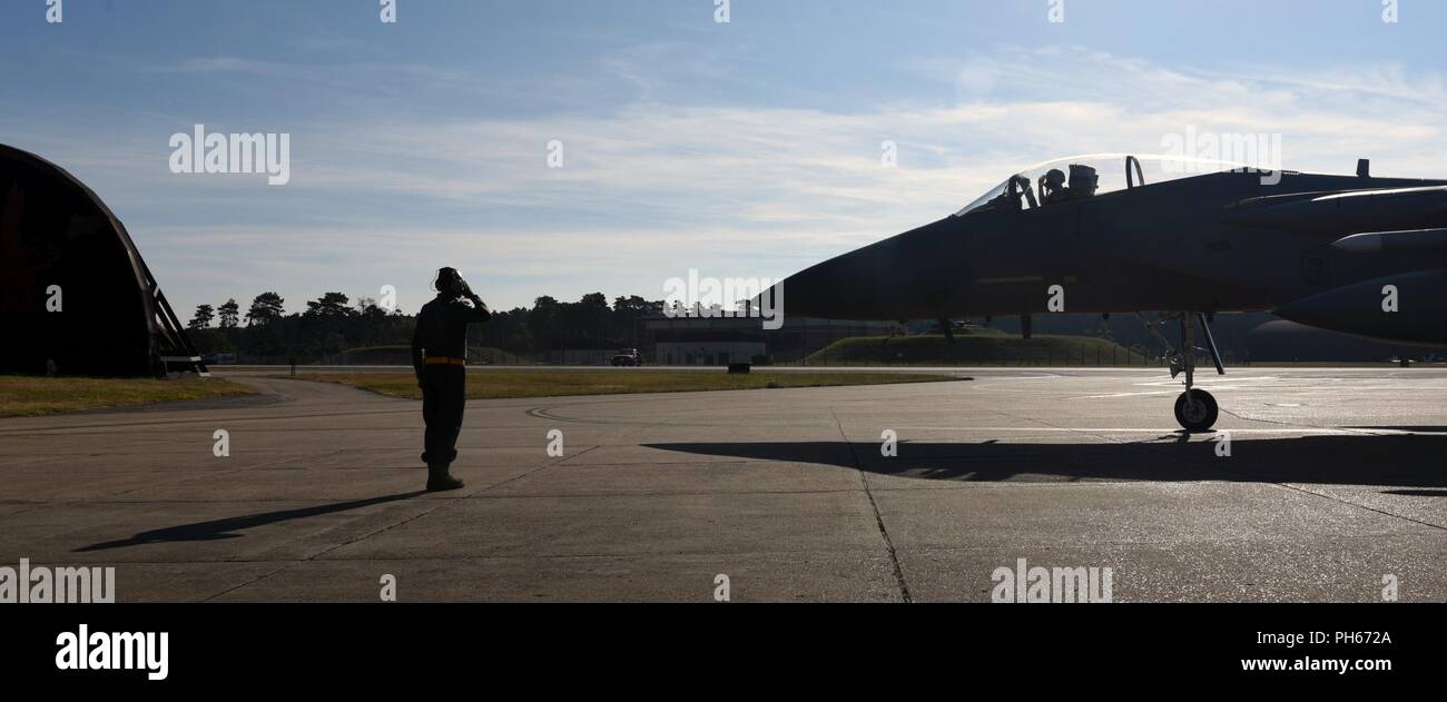 Raf maintenance unit hi-res stock photography and images - Alamy