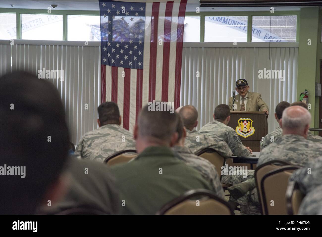 World War II infantry veteran Alan Moskin speaks to and meets with ...