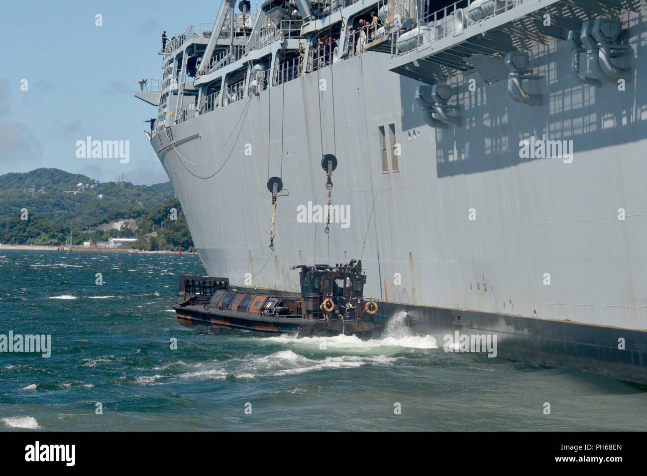 YOKOSUKA, Japan – The British Royal Navy Amphibious Assault Ship HMS ...