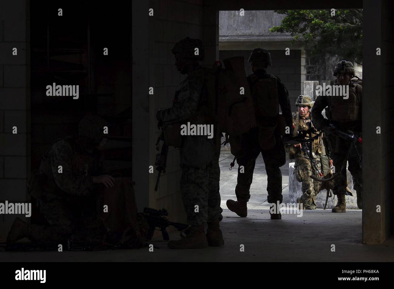 Marines with Echo Company, Battalion Landing Team, 2nd Battalion, 5th ...