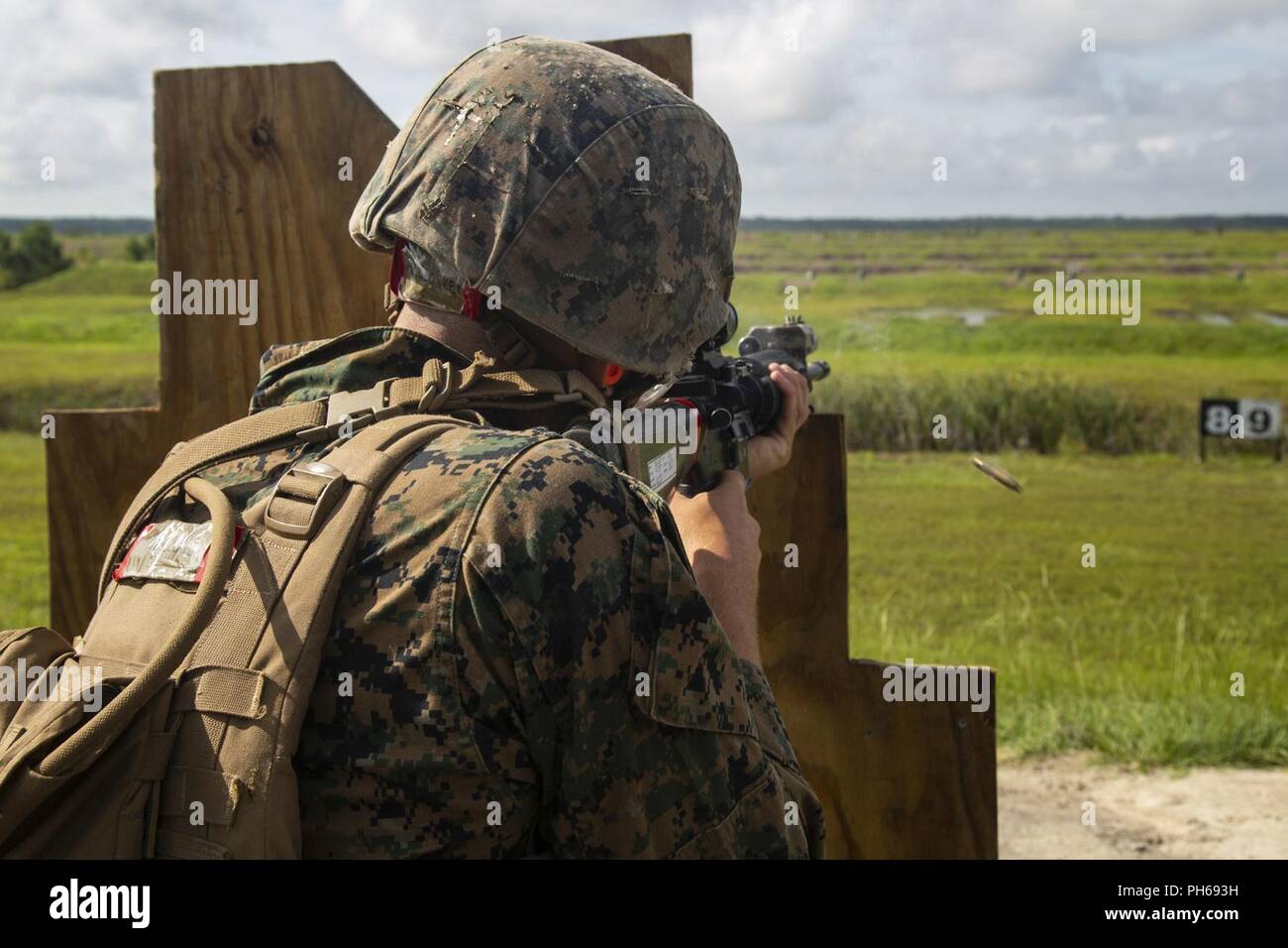 A Marine with Fox Company, Marine Combat Training Battalion (MCT ...
