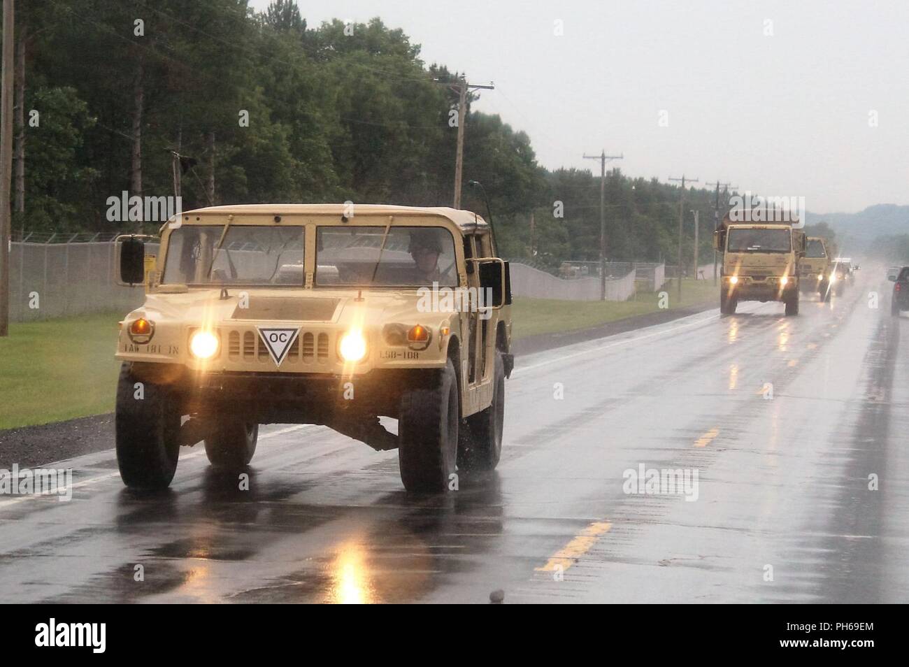 Military exercises in rain hi-res stock photography and images - Alamy
