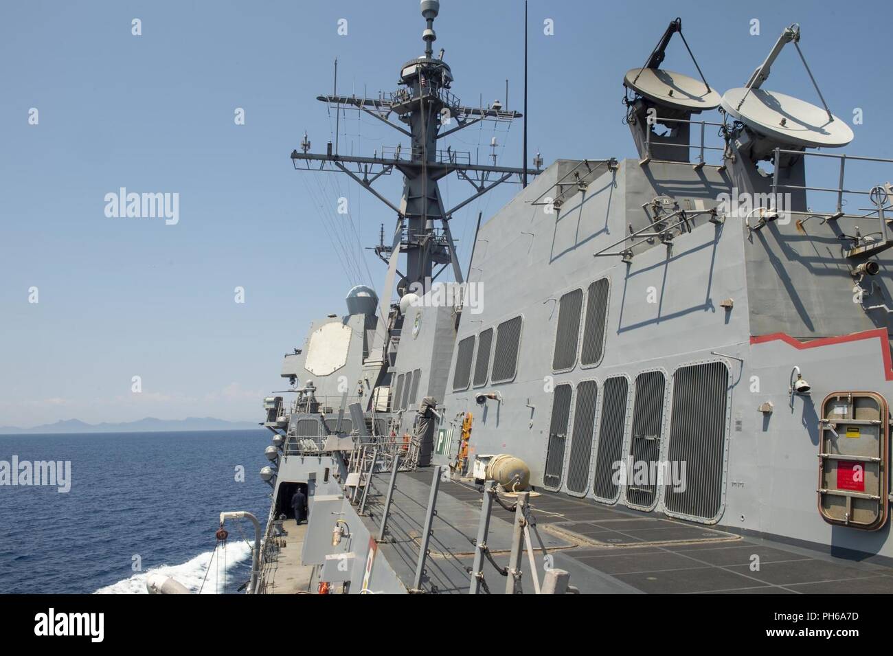 Guided missile destroyer uss forrest sherman ddg 98 hi-res stock ...