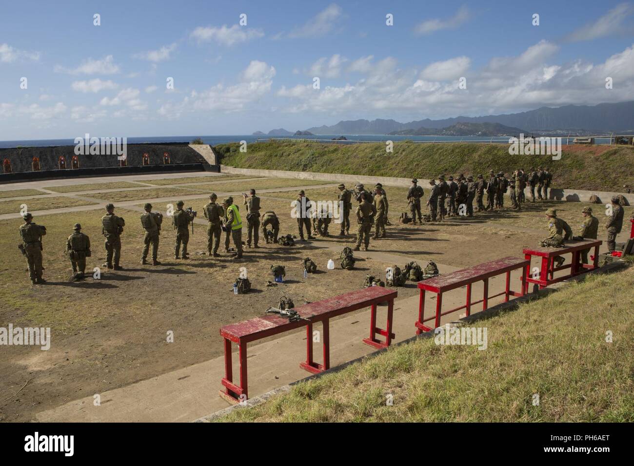Australian army training facility hi-res stock photography and images ...
