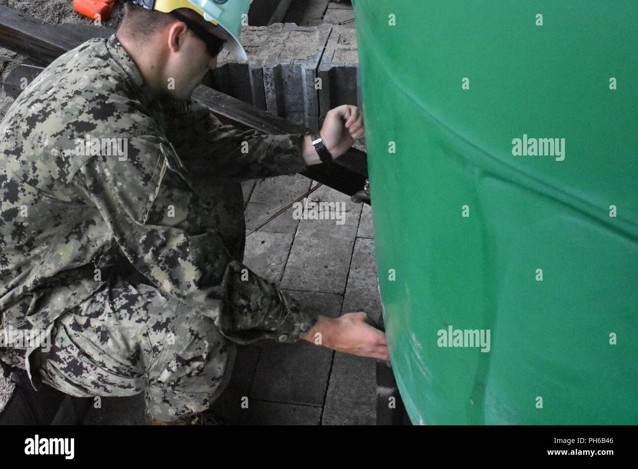 Us army water tank hi-res stock photography and images - Alamy