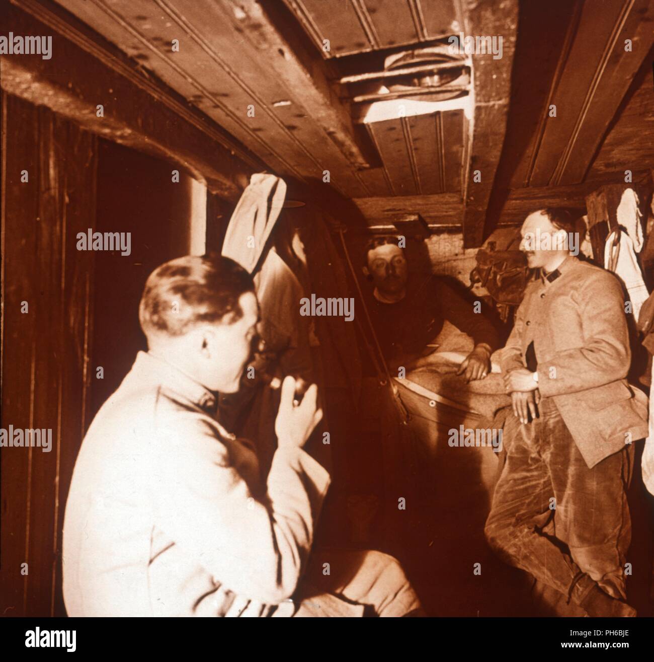 Ww1 soldiers smoking one soldier hi-res stock photography and images ...