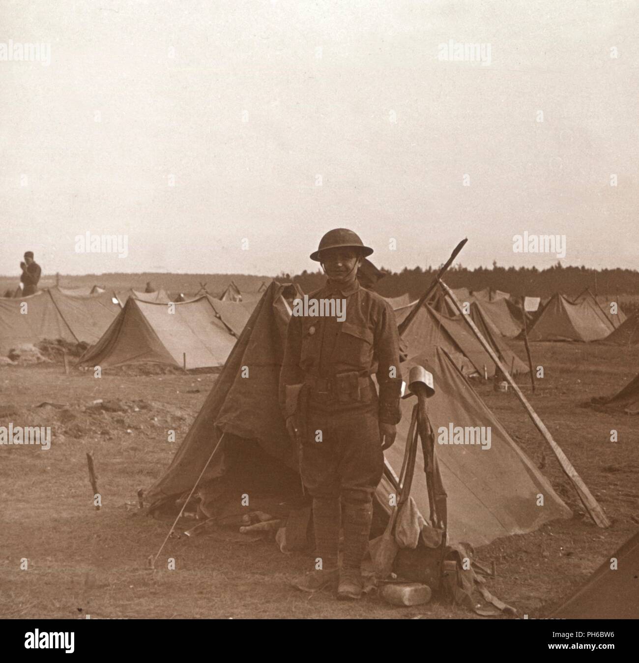 Soldier tent ww1 hi-res stock photography and images - Alamy