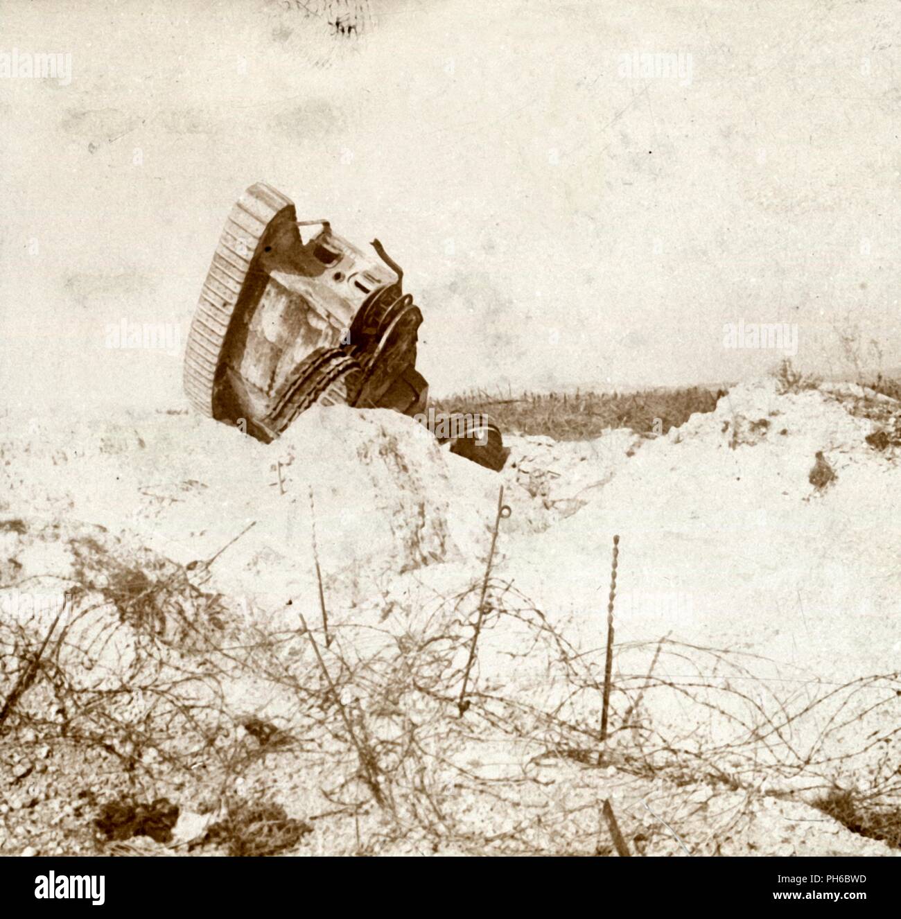 Underside of tank hi-res stock photography and images - Alamy