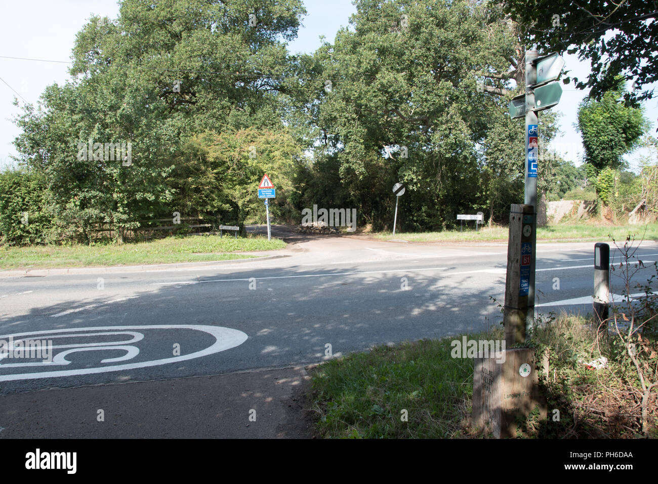 Fly-tipping at Iver Heath, Buckinghamshire Stock Photo - Alamy