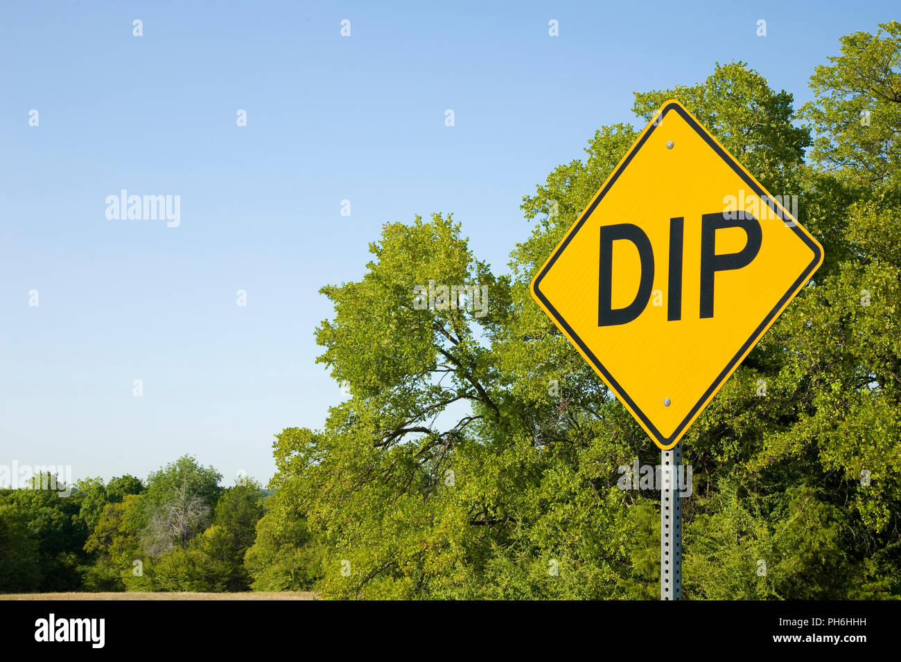 Green sign with yellow letters hi-res stock photography and images - Alamy