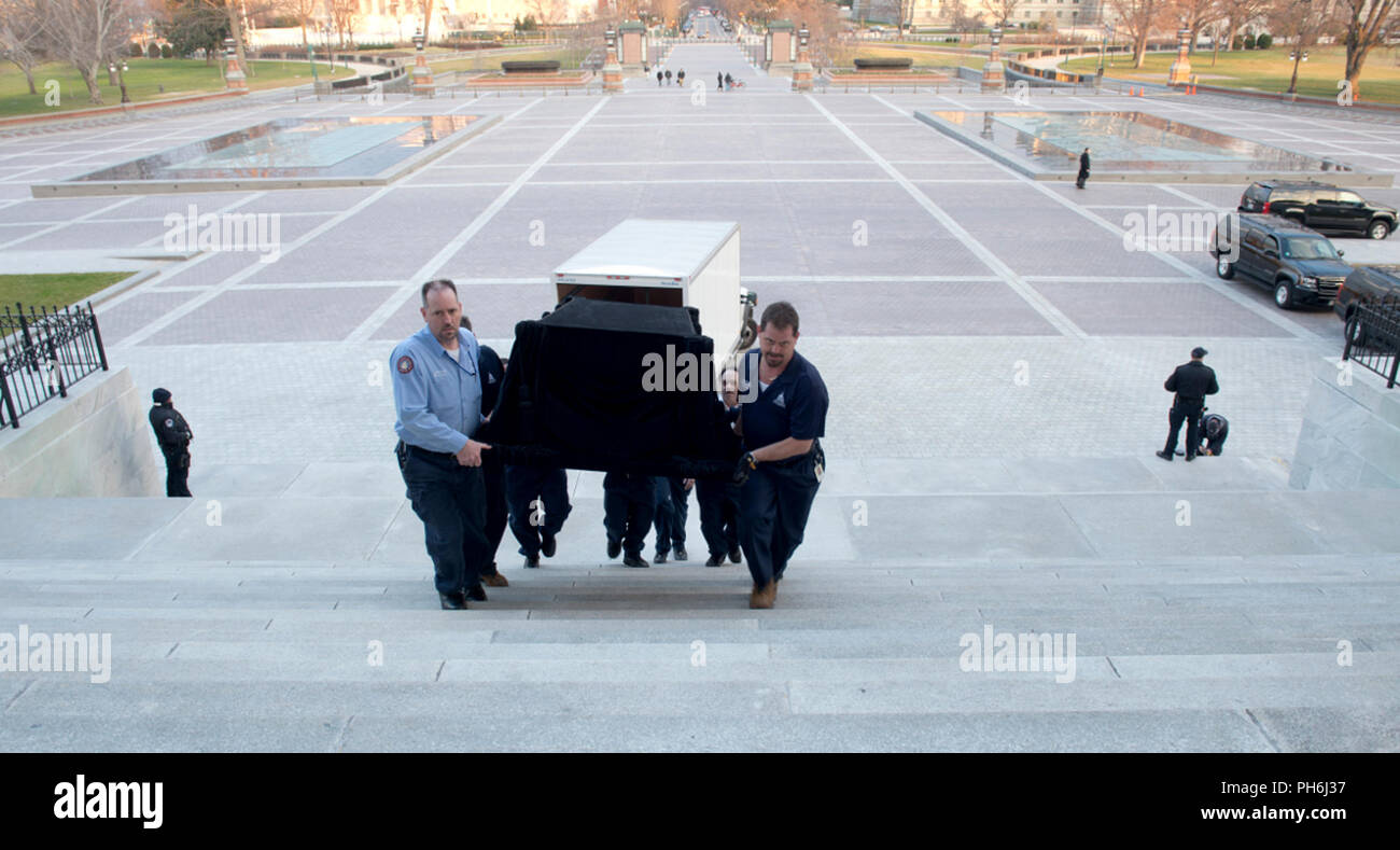 Catafalque hi-res stock photography and images - Alamy