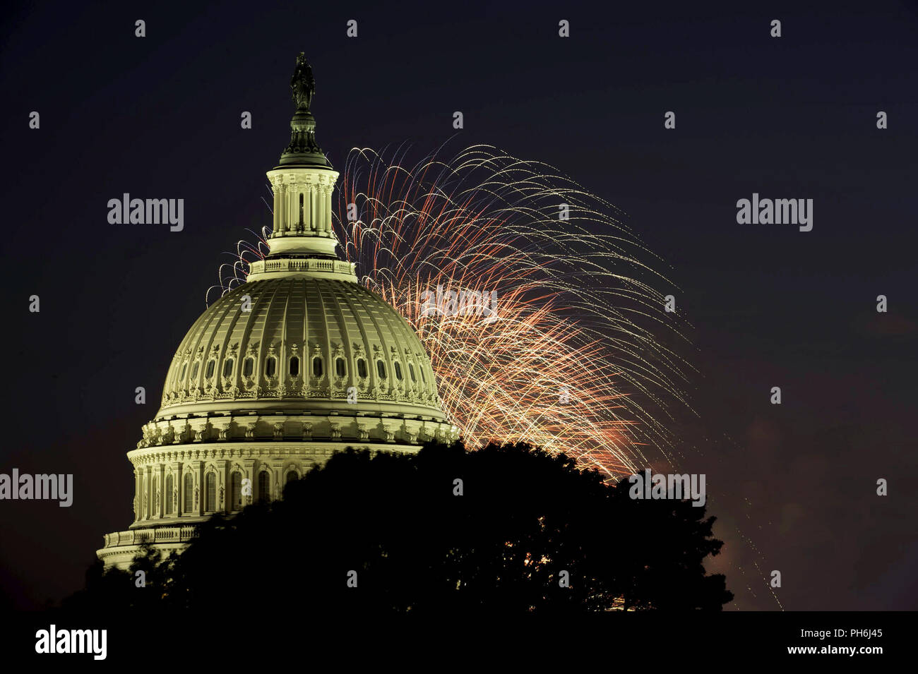 4th july fireworks historical hi-res stock photography and images - Alamy