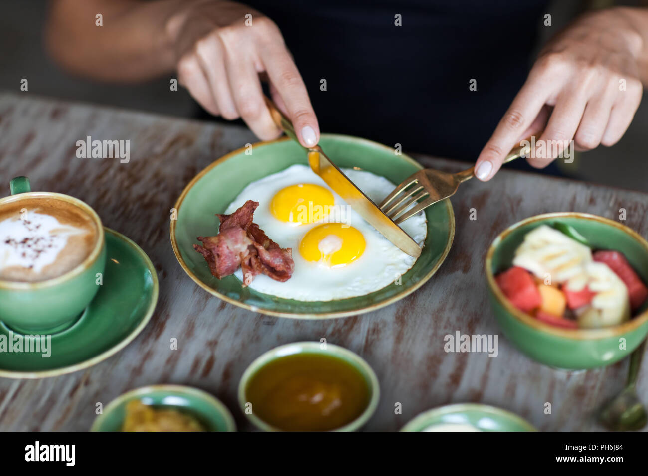 Cutting egg hi-res stock photography and images - Alamy
