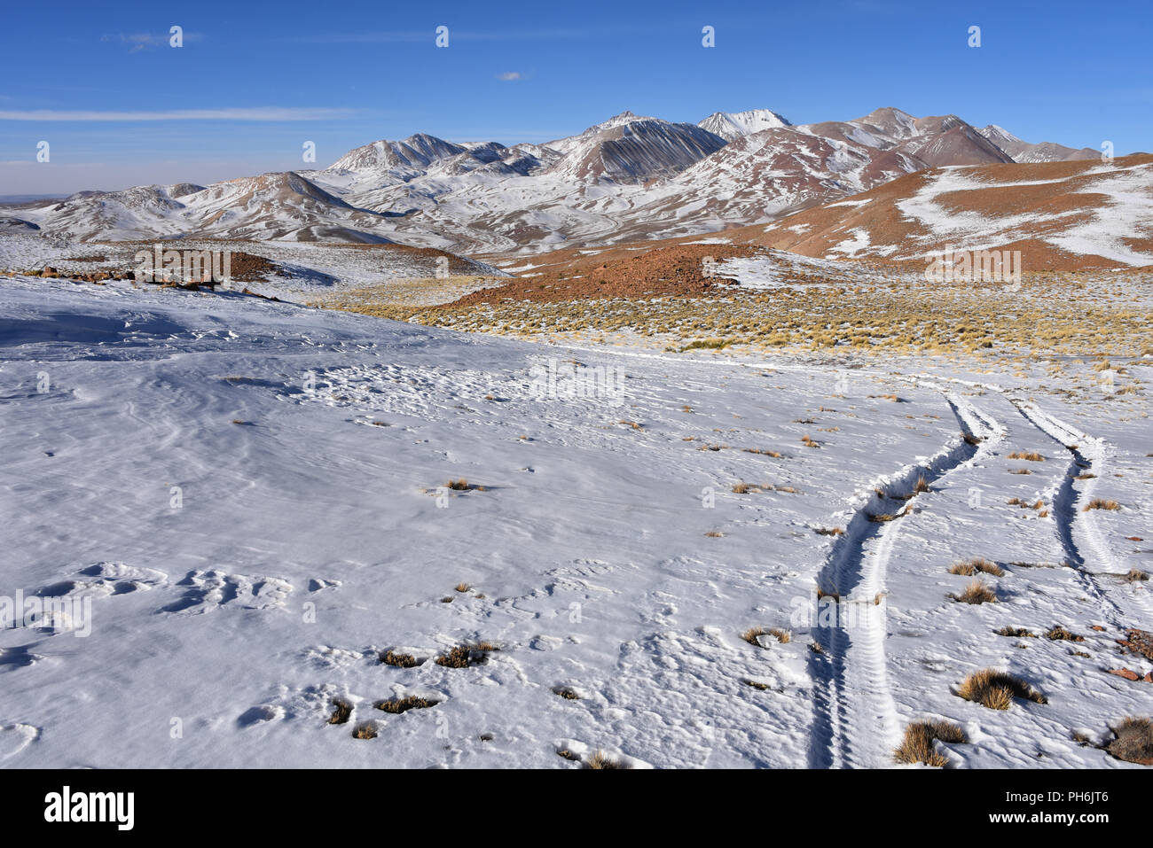 Dramatic landscapes of the mountains of the Cordillera de Lipez, in Sur ...
