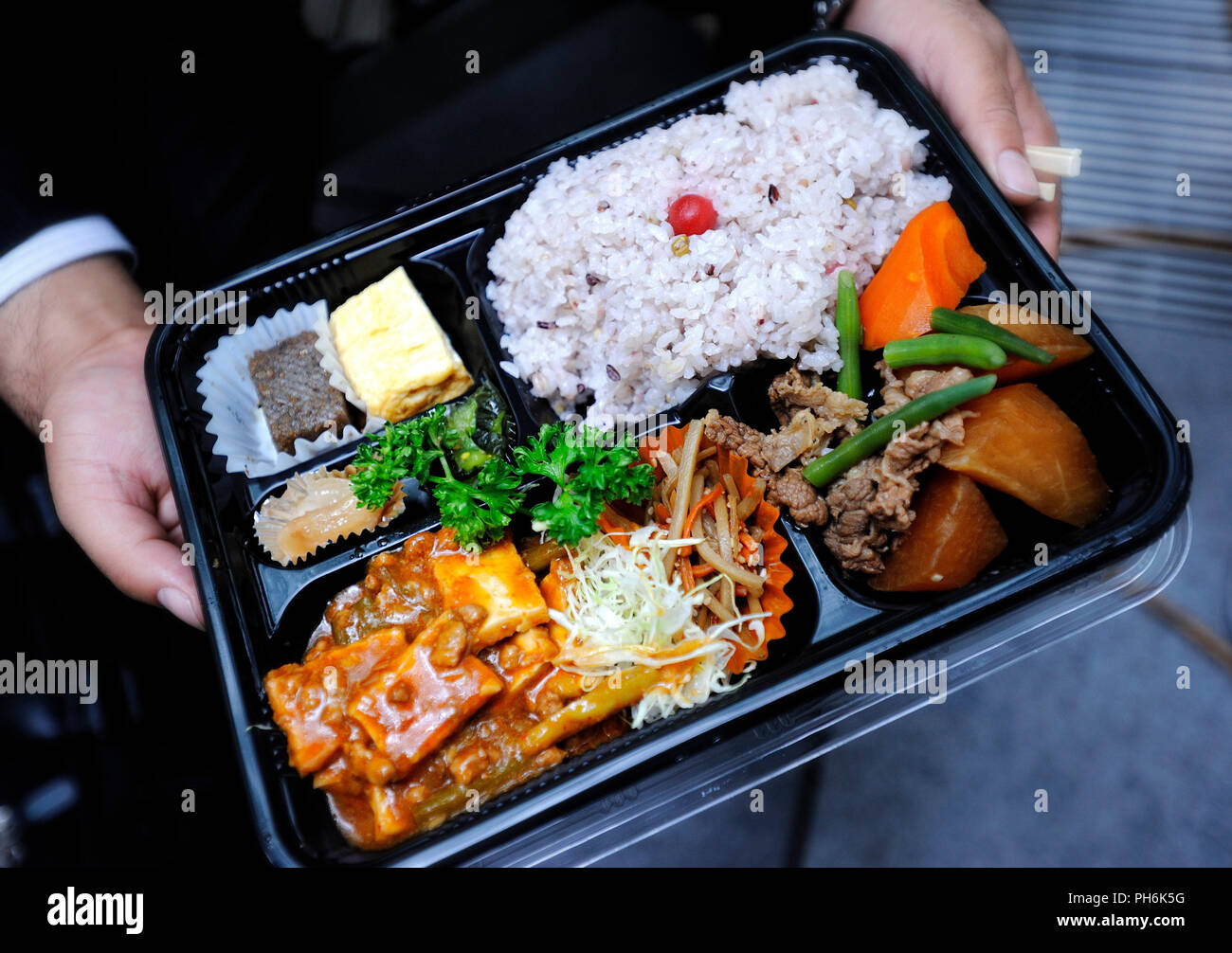 Japan lunchbox hi-res stock photography and images - Alamy