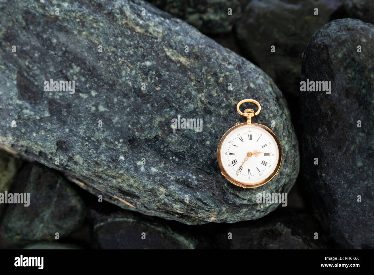 Pocketwatch hi-res stock photography and images - Alamy