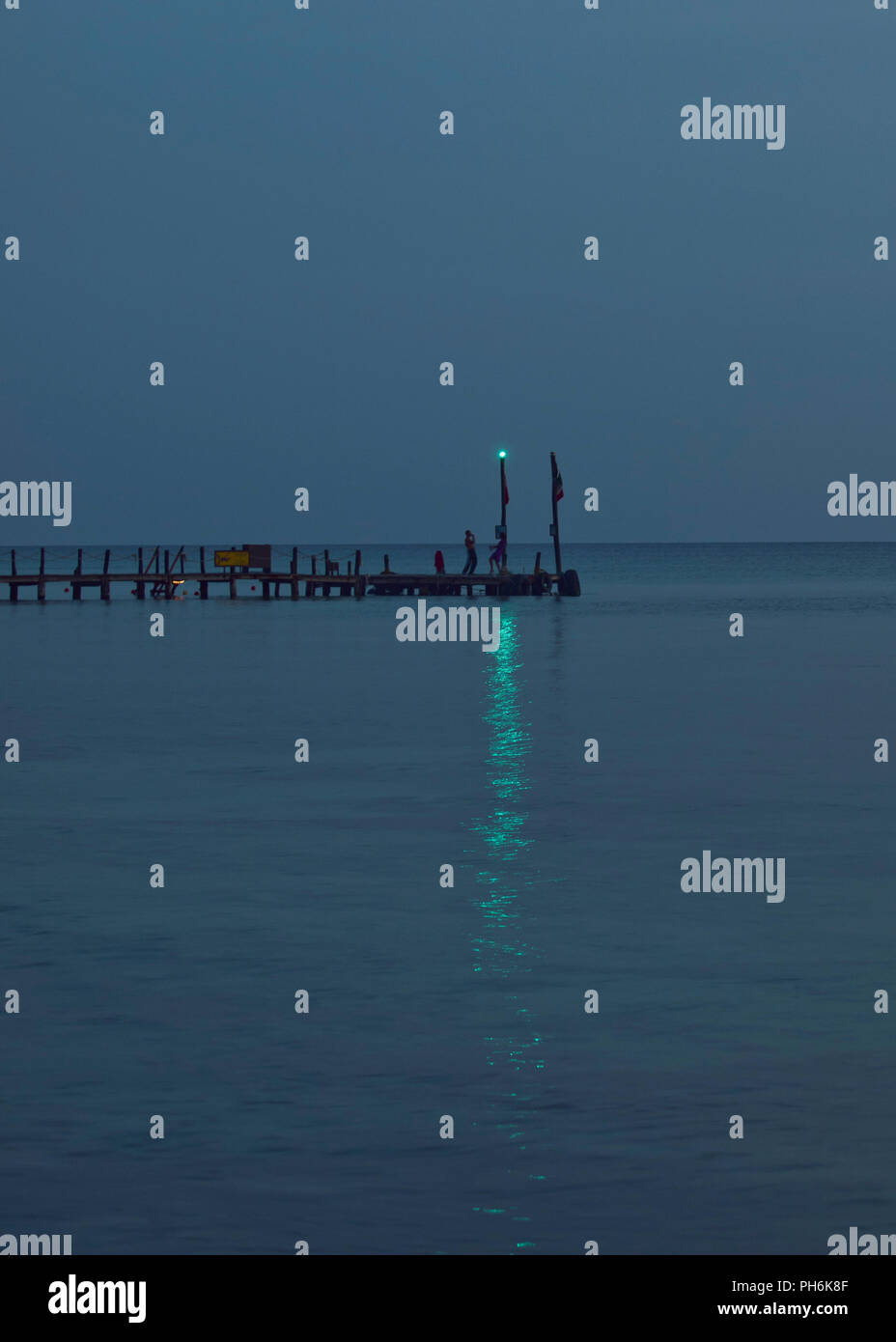 pier at night Stock Photo - Alamy