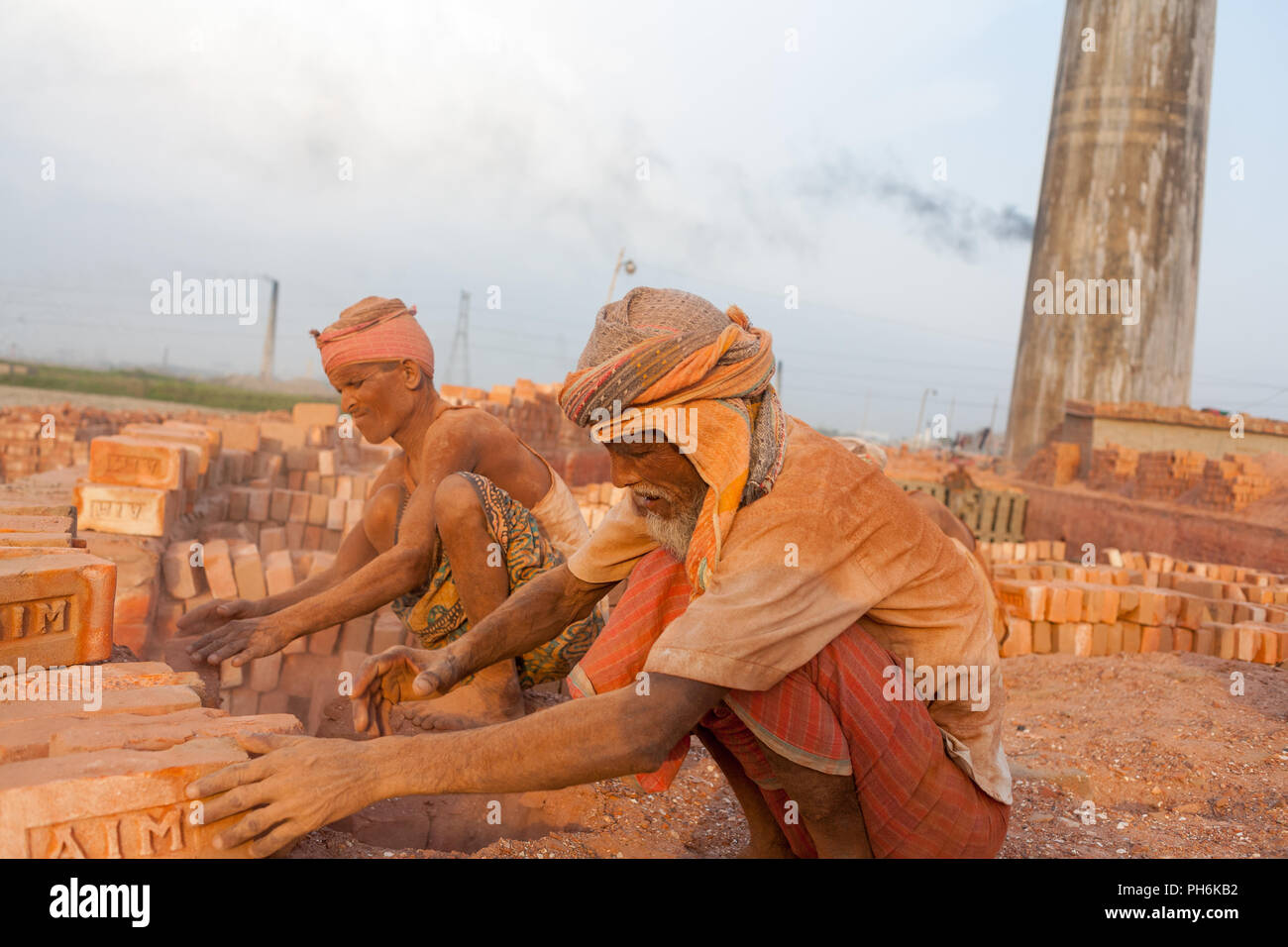 Brickfield and worker,Dhaka,Bangladesh Stock Photo - Alamy