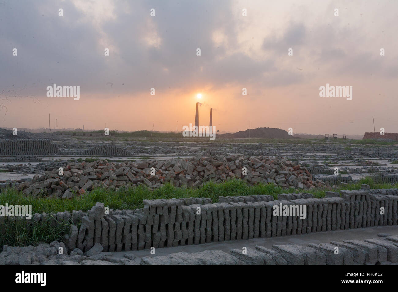 Brickfield and worker,Dhaka,Bangladesh Stock Photo - Alamy