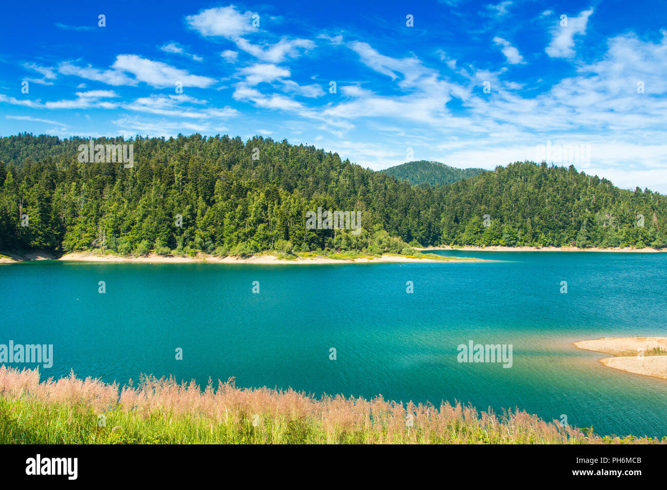 Croatian mountains and lakes landscape - beautiful shore lagoon and ...
