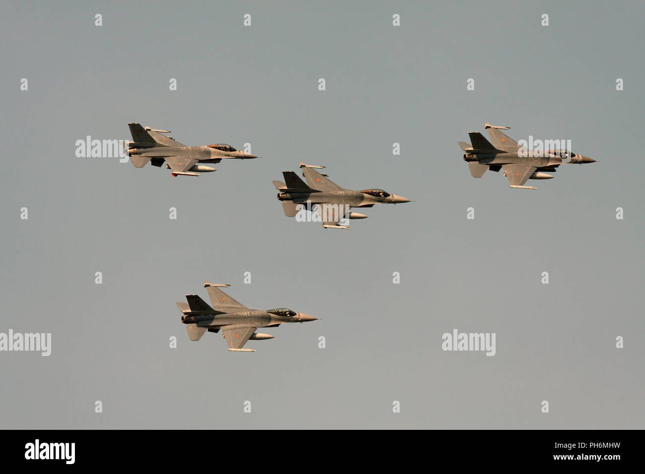 Tiger meet aircraft hi-res stock photography and images - Alamy