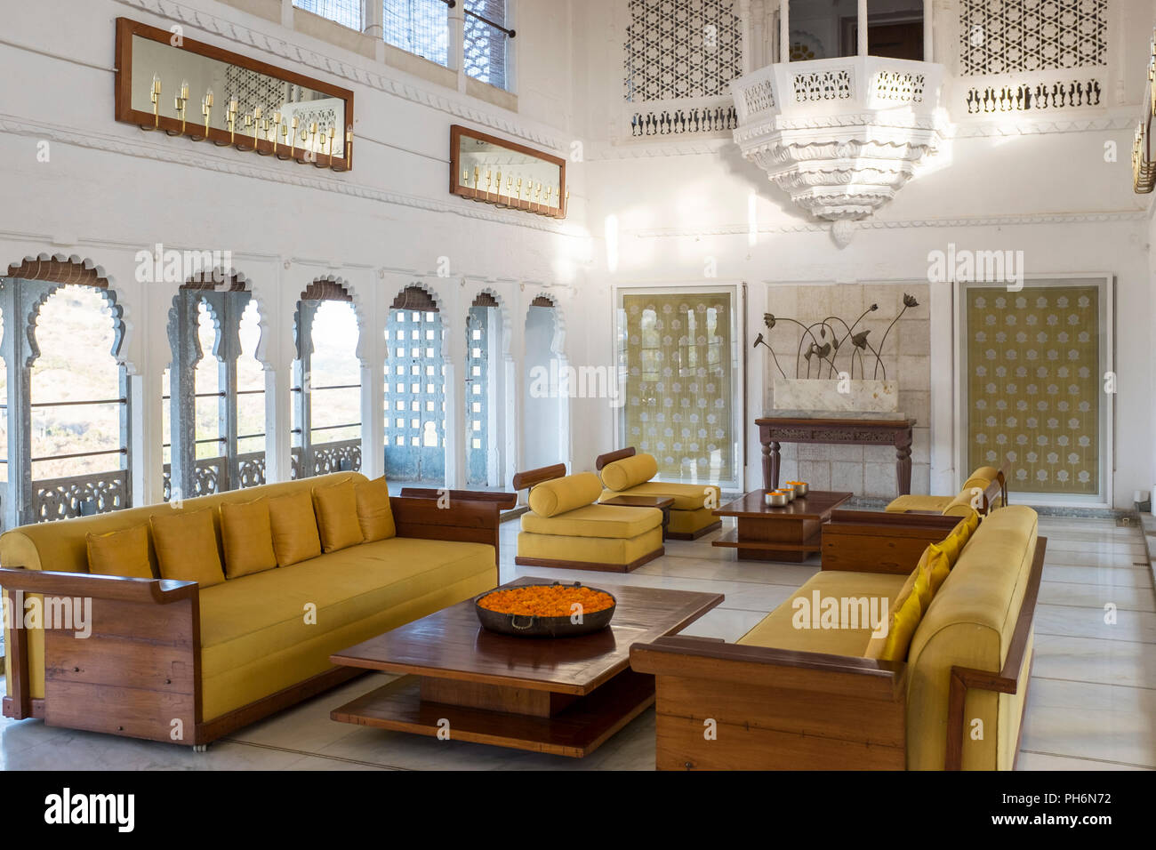 Communal lounge hi-res stock photography and images - Alamy