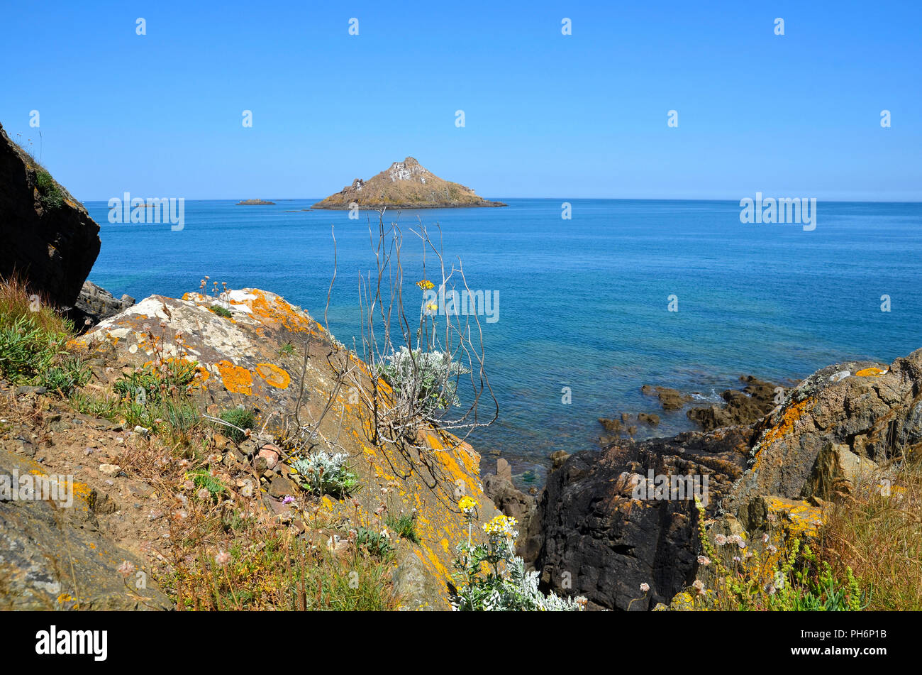 Summer holiday Atlantic sea beach Stock Photo - Alamy