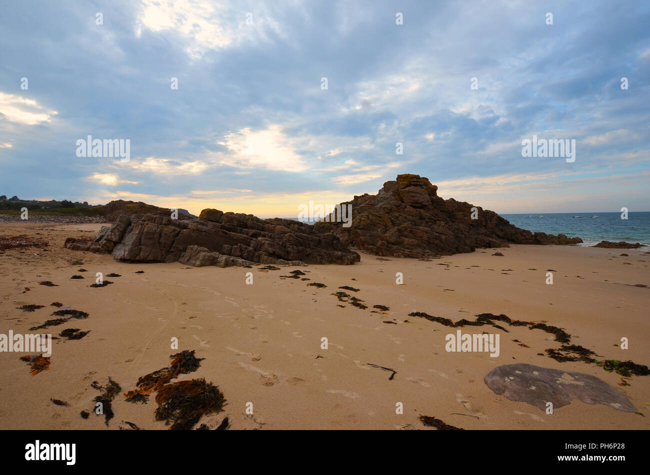 Summer holiday Atlantic sea beach Stock Photo - Alamy