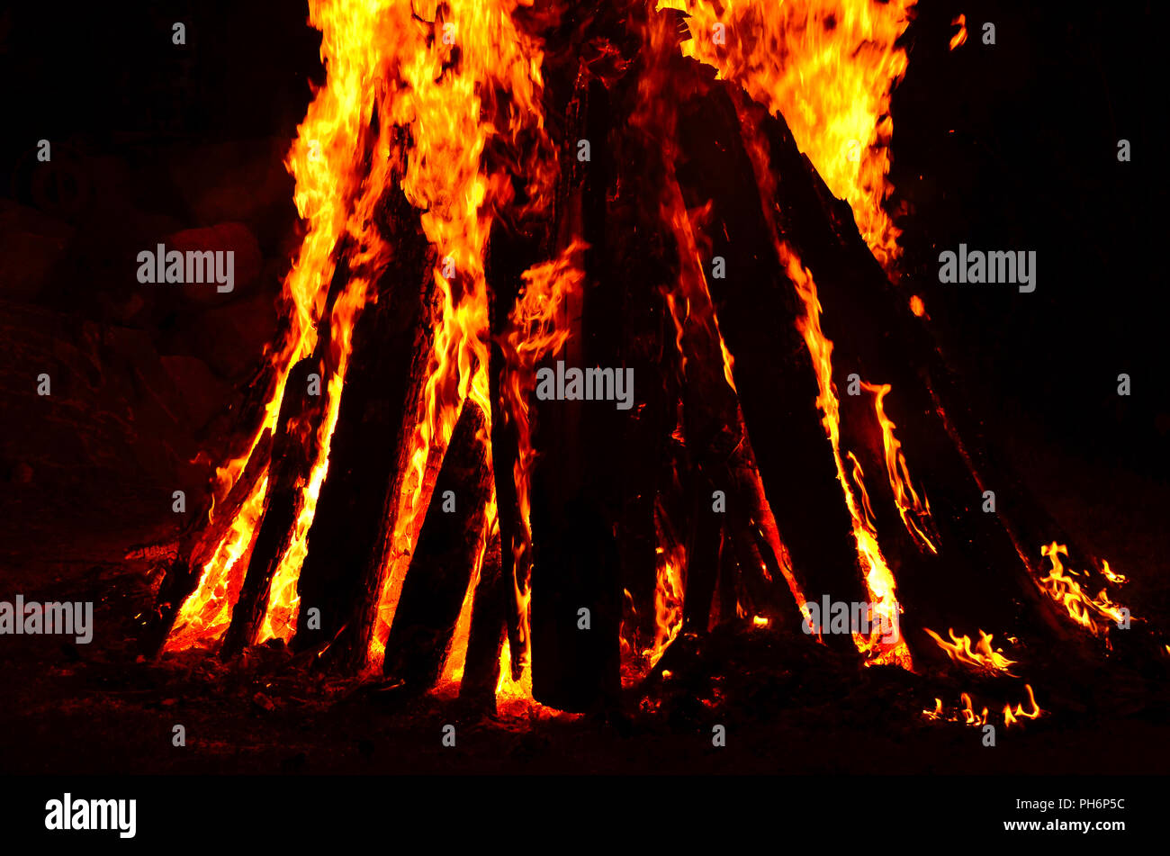 Locust fire hi-res stock photography and images - Alamy
