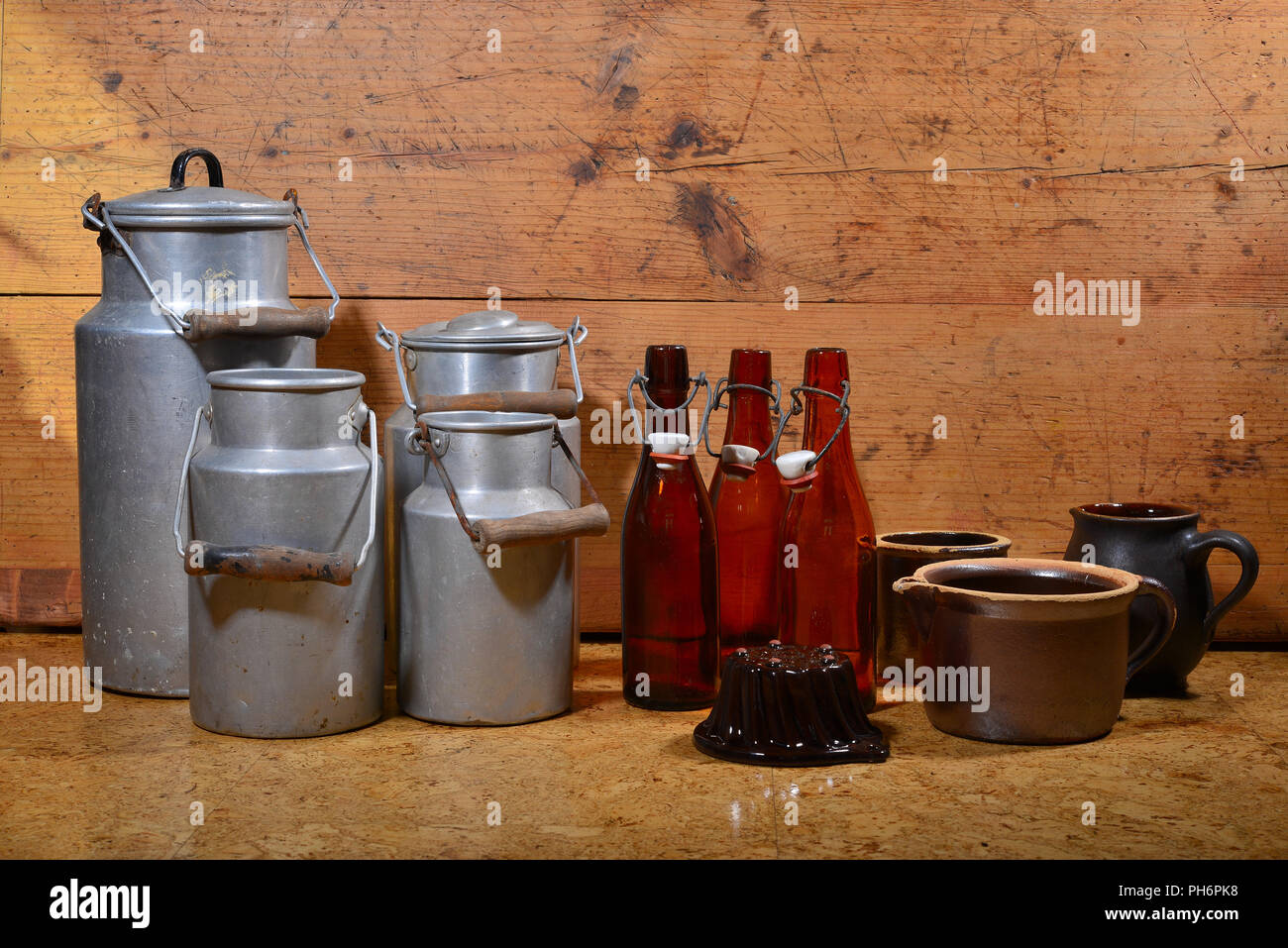 Metal milk pots hi-res stock photography and images - Alamy