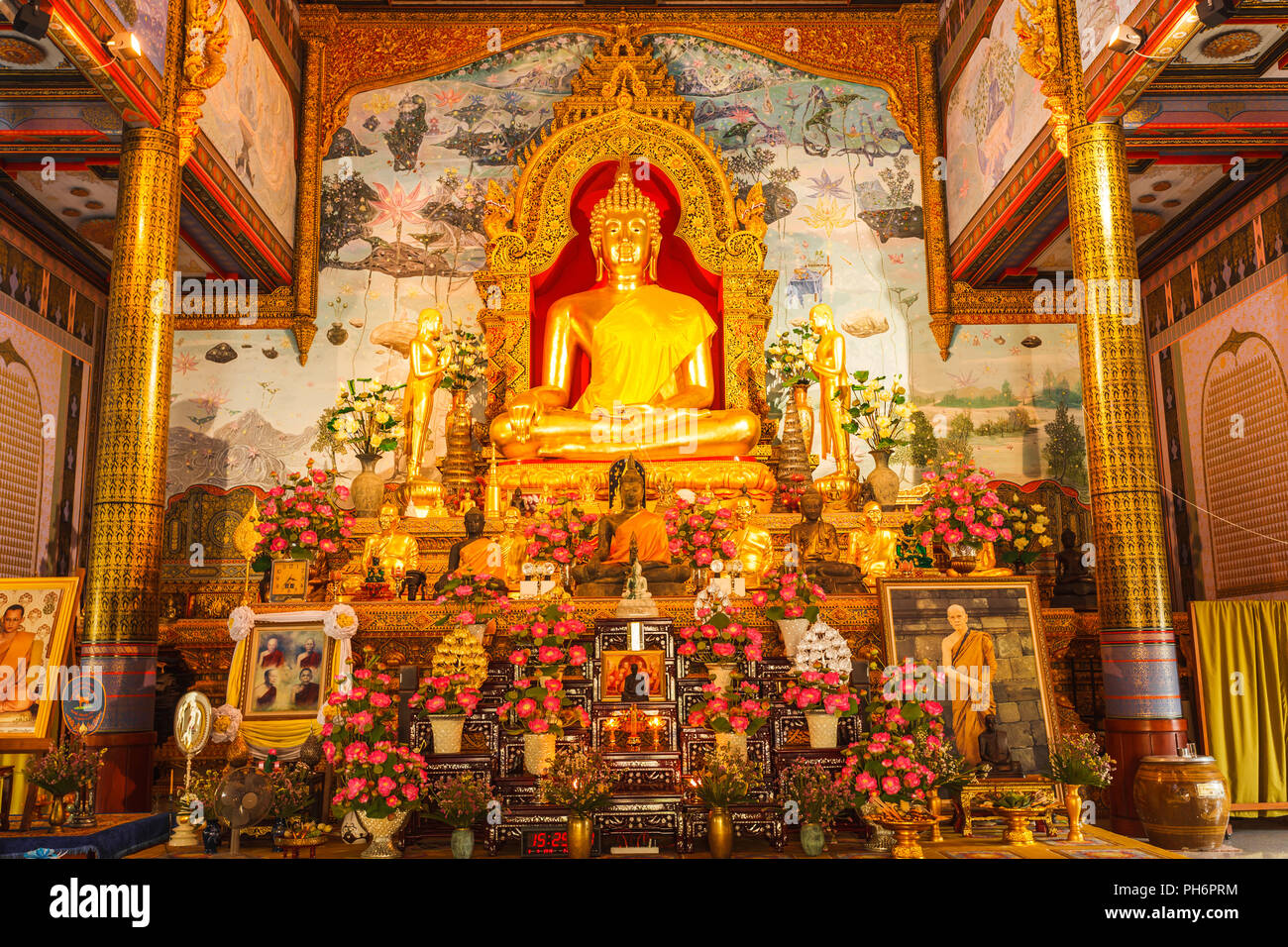 The buddha seated hi-res stock photography and images - Alamy