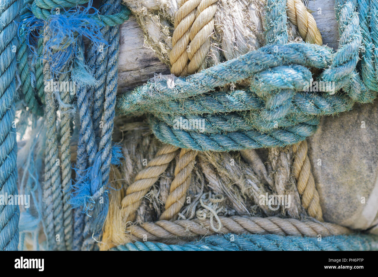 Horizontal ropes hi-res stock photography and images - Alamy