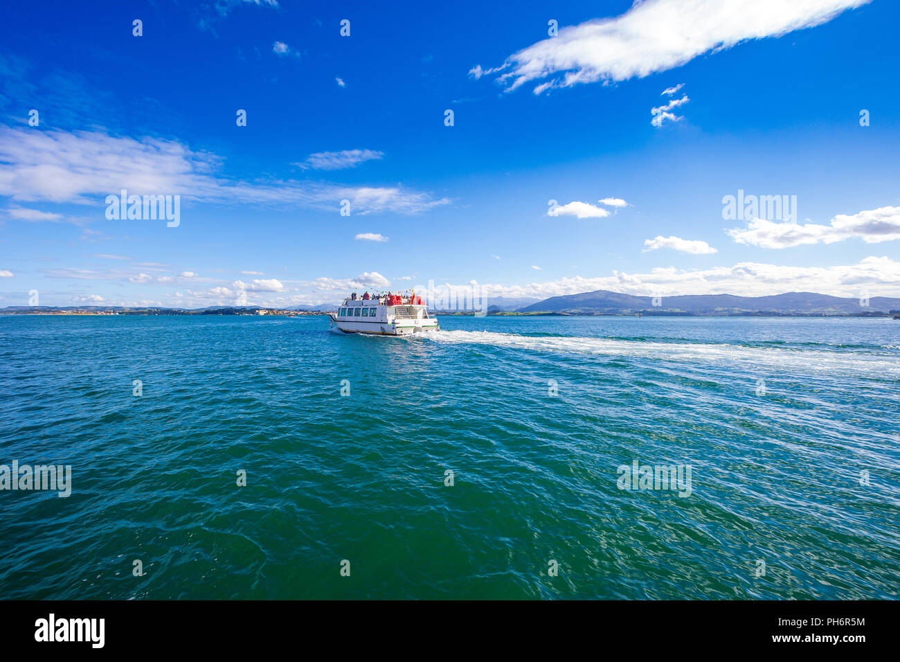 Most beautiful bays in the world hi-res stock photography and images ...