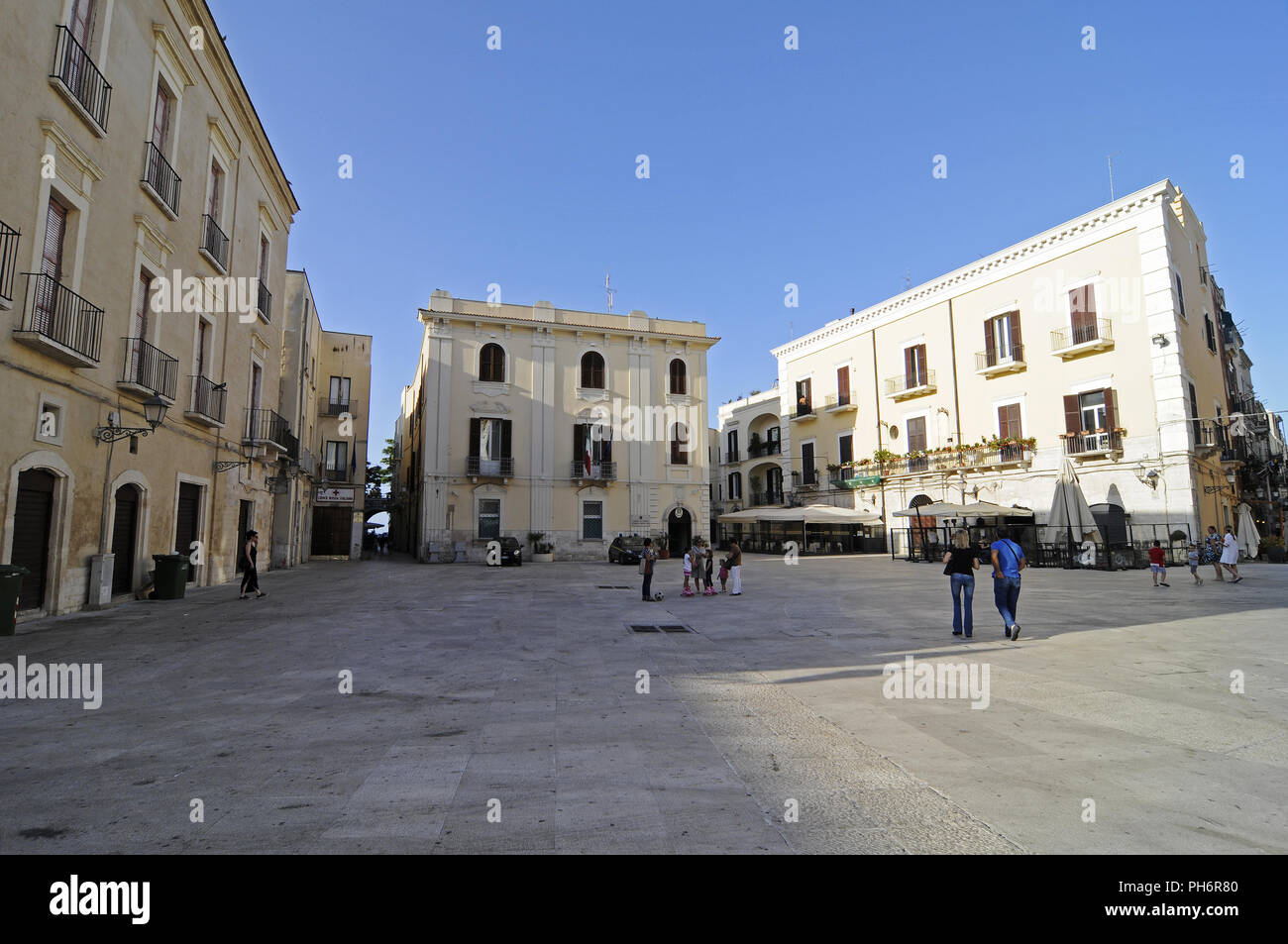Piazza Mercantile, square, Bari, Apulia, Italy Stock Photo - Alamy